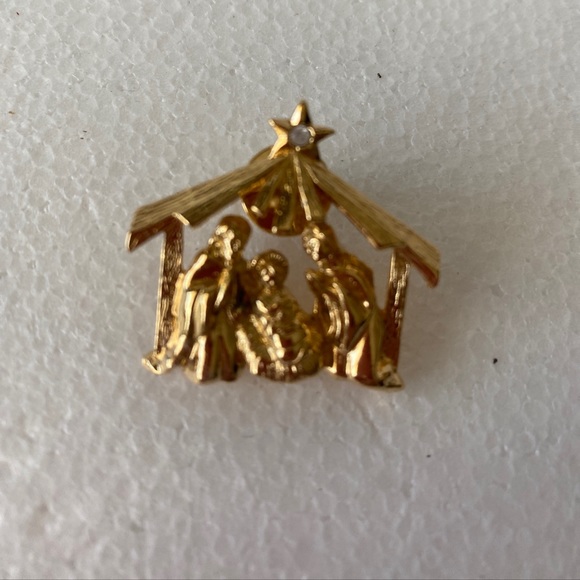 Avon | Jewelry | Vintage Avon Nativity Lapel Tac Pin New | Poshmark